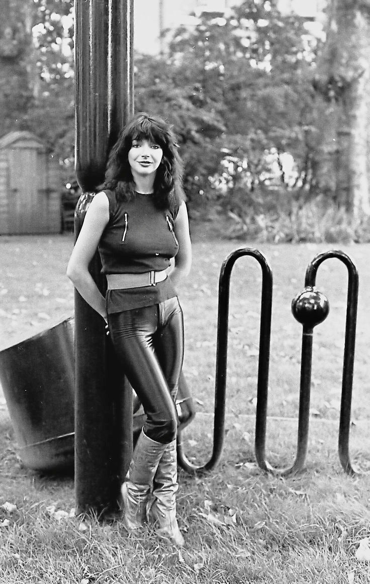 Kate Bush likes shirts with zippers for easy boob scratching | MLTSHP