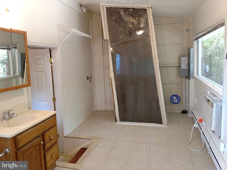 House of Leaves (Mark Z. Danielewski, 2000) | MLTSHP