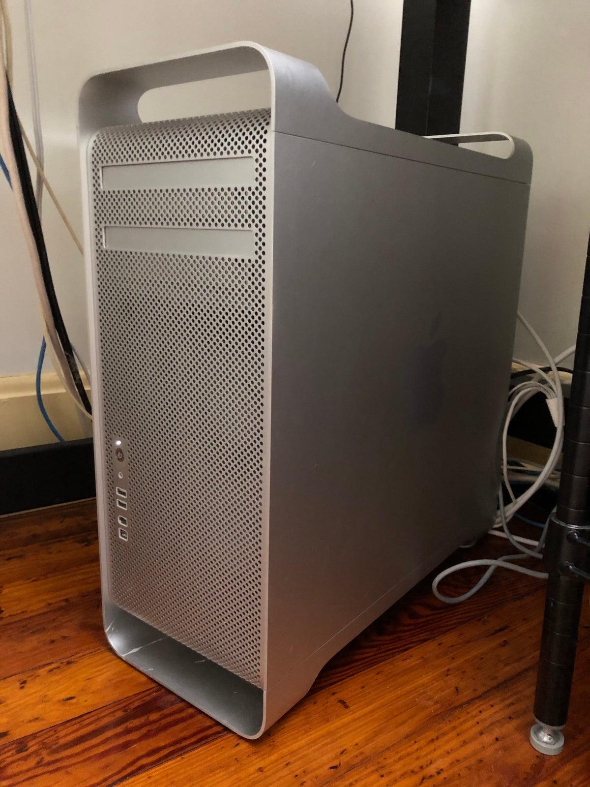 Powered up my 2006 Mac Pro for the first time in years | MLTSHP