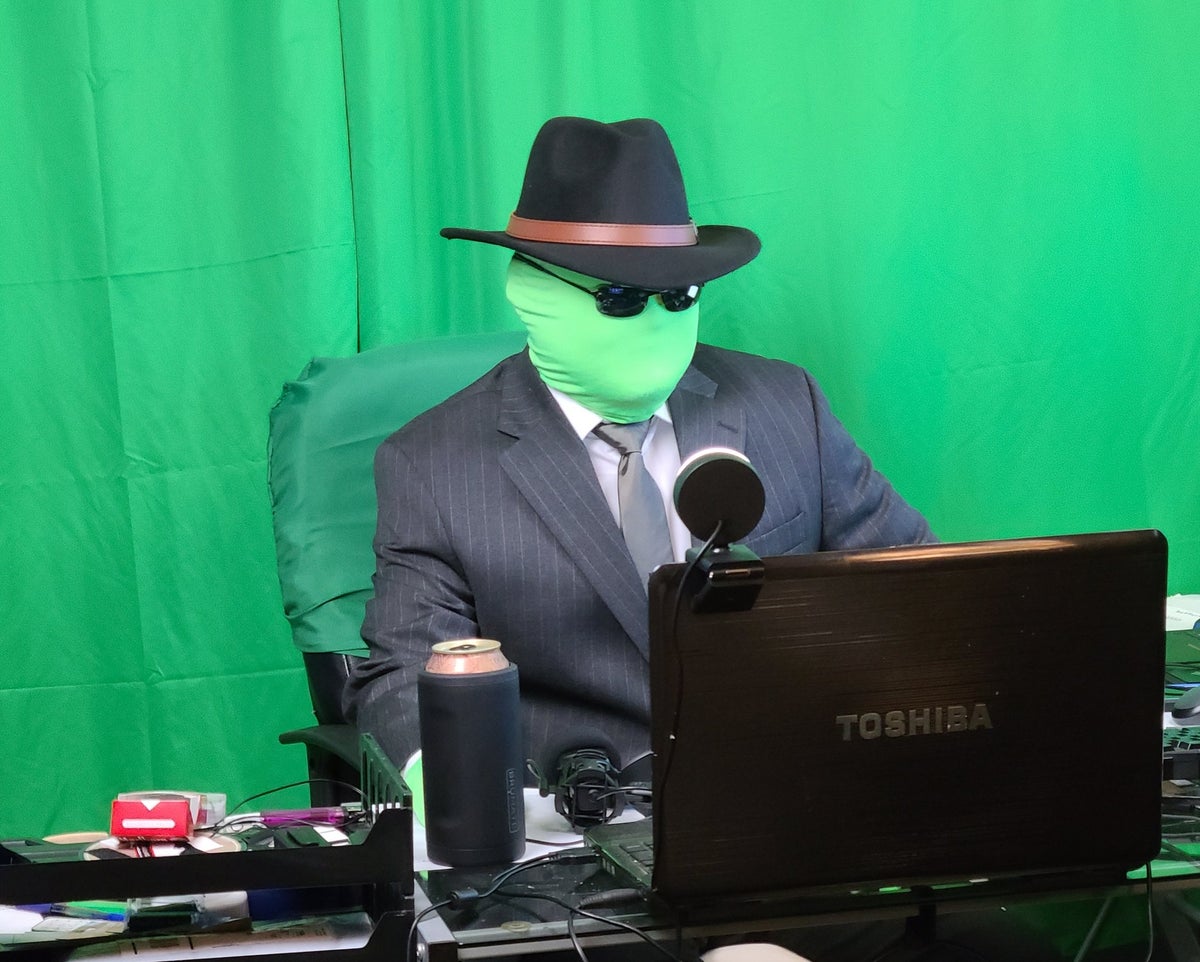 Zoom invisible man | MLTSHP