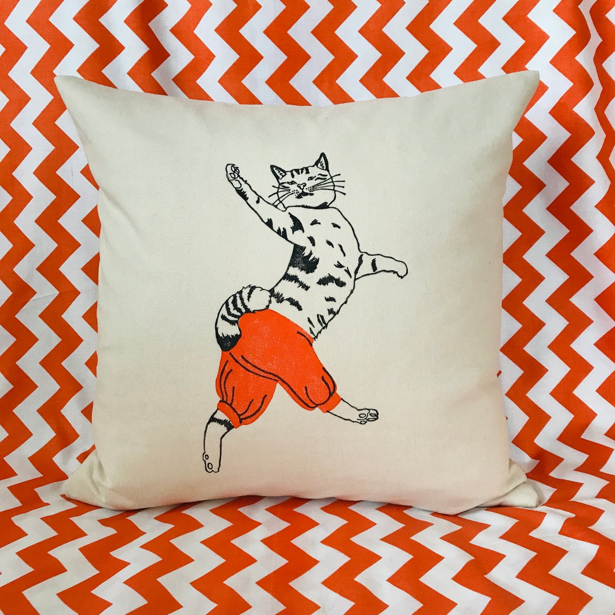 Everybody Dance (1/3) | MLTSHP