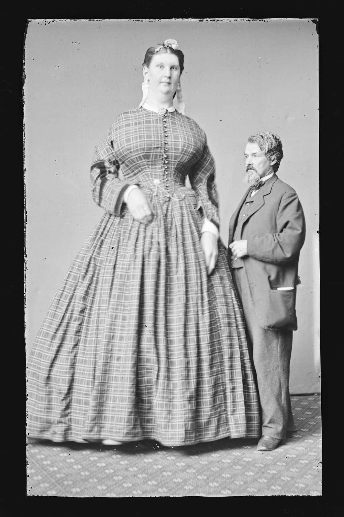 Anna Swan, who at 7'11'' was one of the tallest women ever (1870s) | MLTSHP
