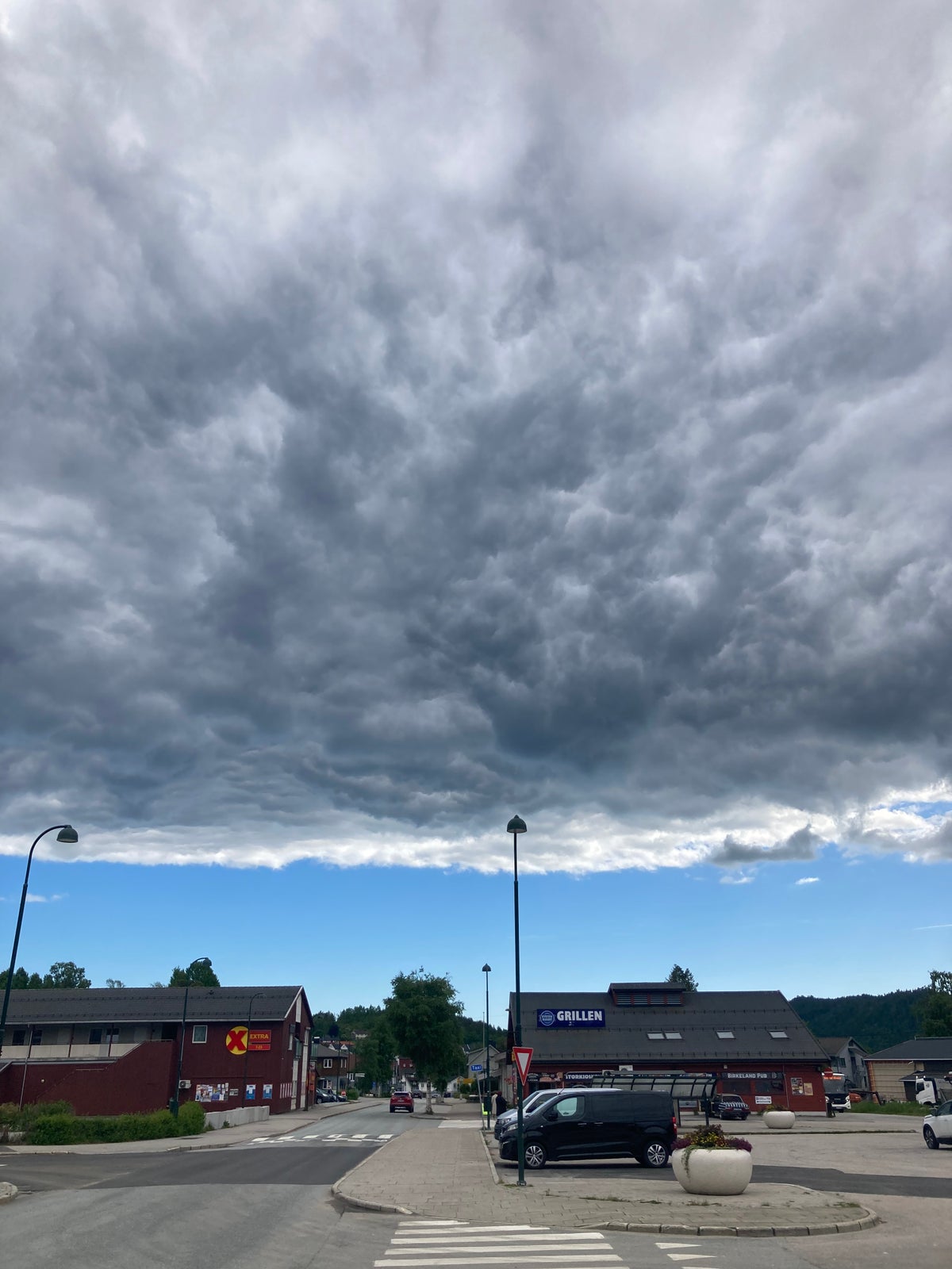 The color of tv tuned to a dead channel … and also blue. | MLTSHP