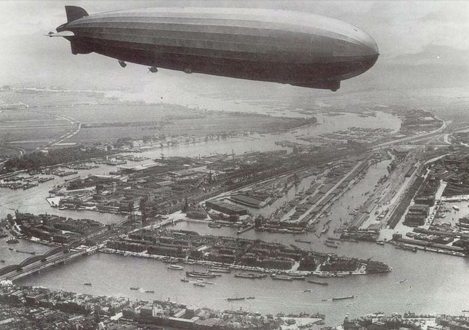 Zeppelin over Rotterdam, 1932 | MLTSHP