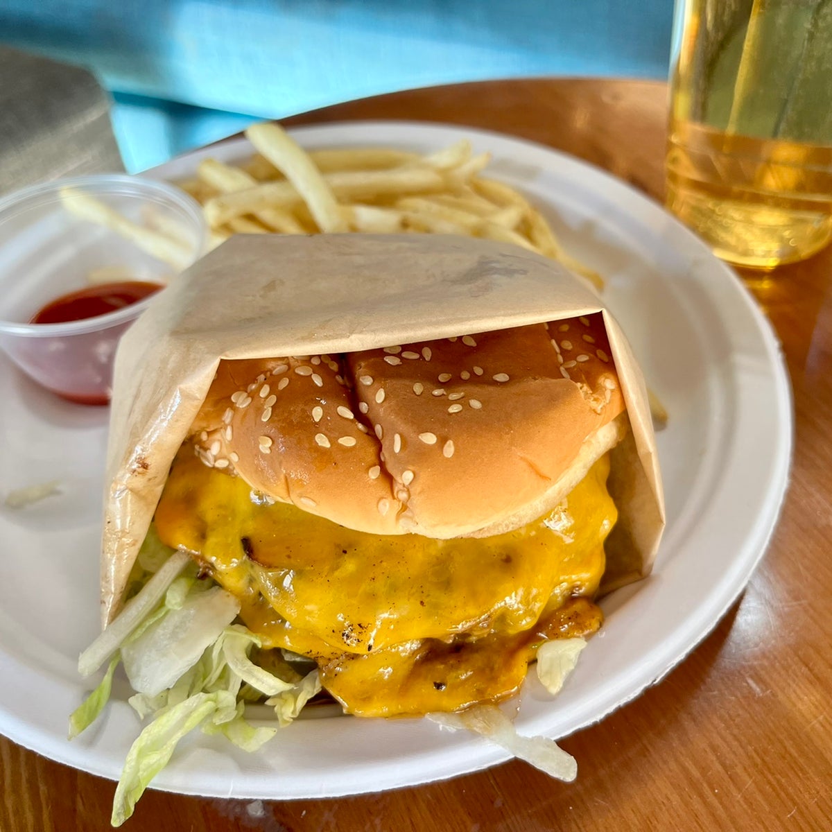 There are few things more comforting than a perfectly cooked simple burger. | MLTSHP