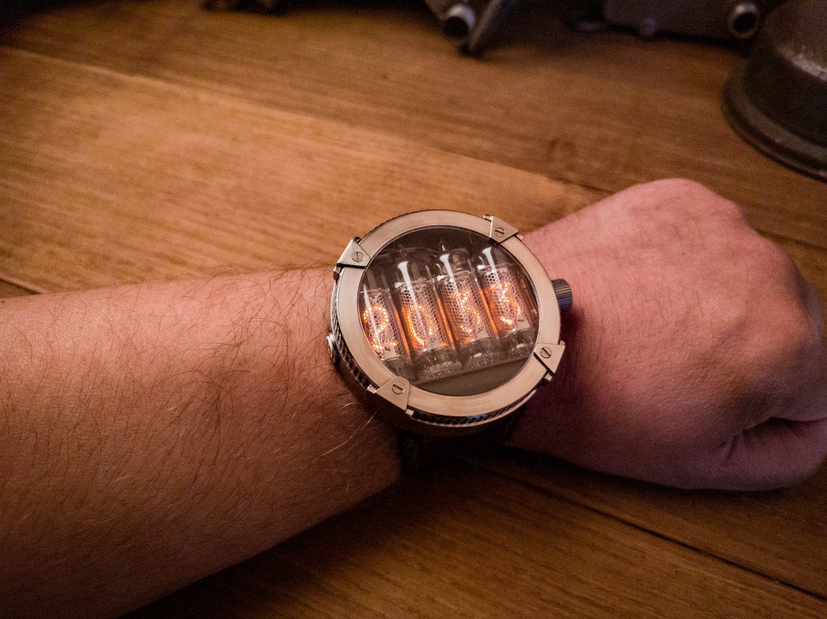 Nixie Tube Watch | MLTSHP