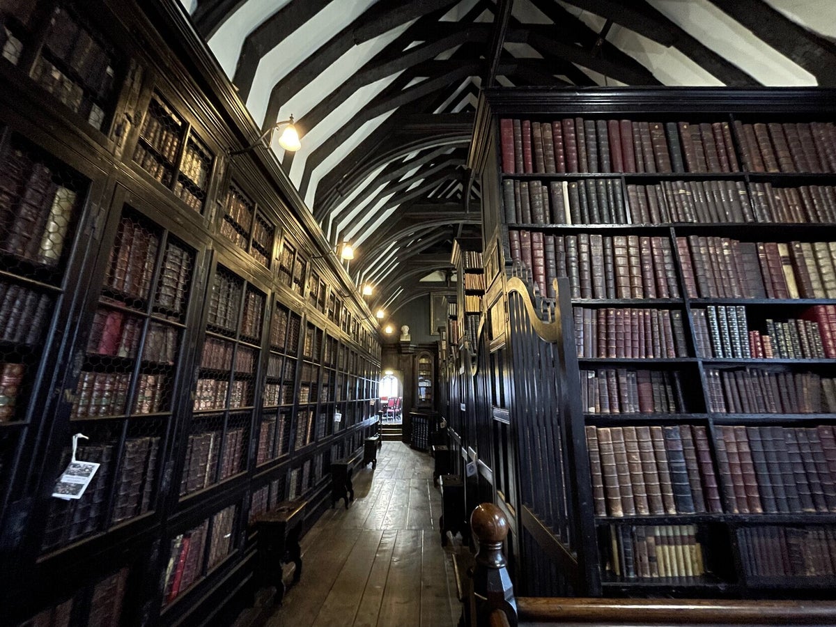 The oldest public library*, founded 1653 | MLTSHP
