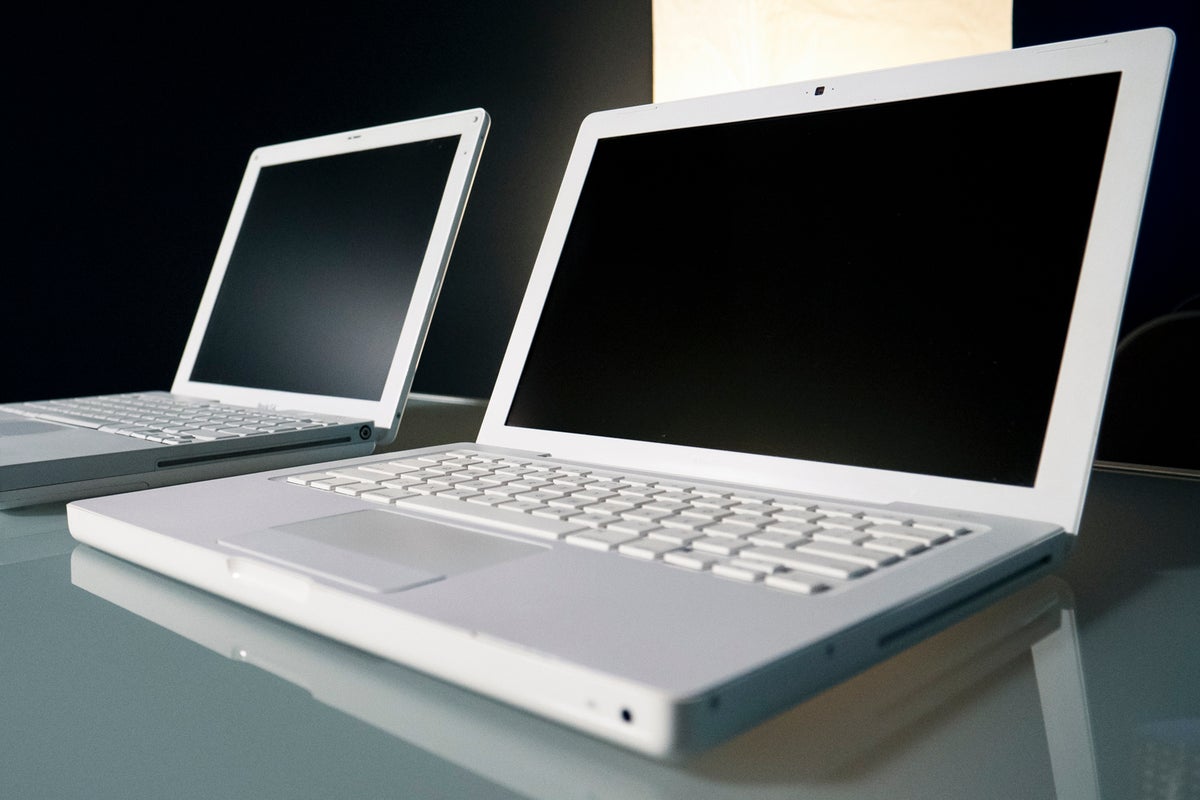 strange random thought: sometimes i miss my white polycarbonate macbook | MLTSHP