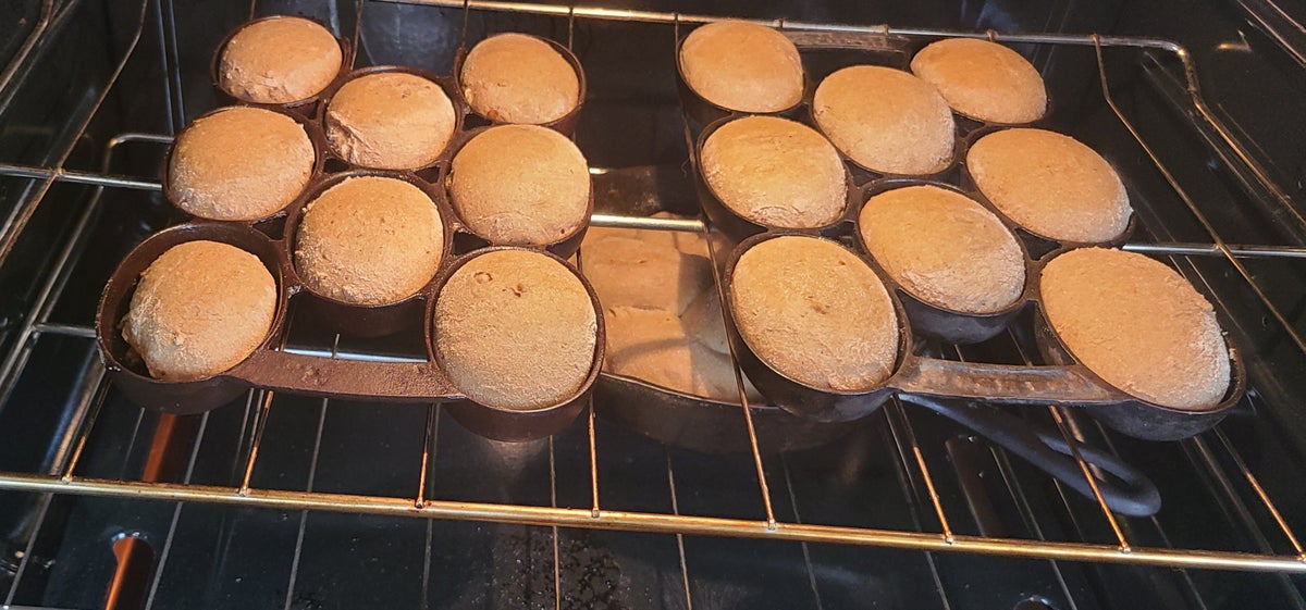 Little Rye Buns In Cast Iron Gem Pans | MLTSHP