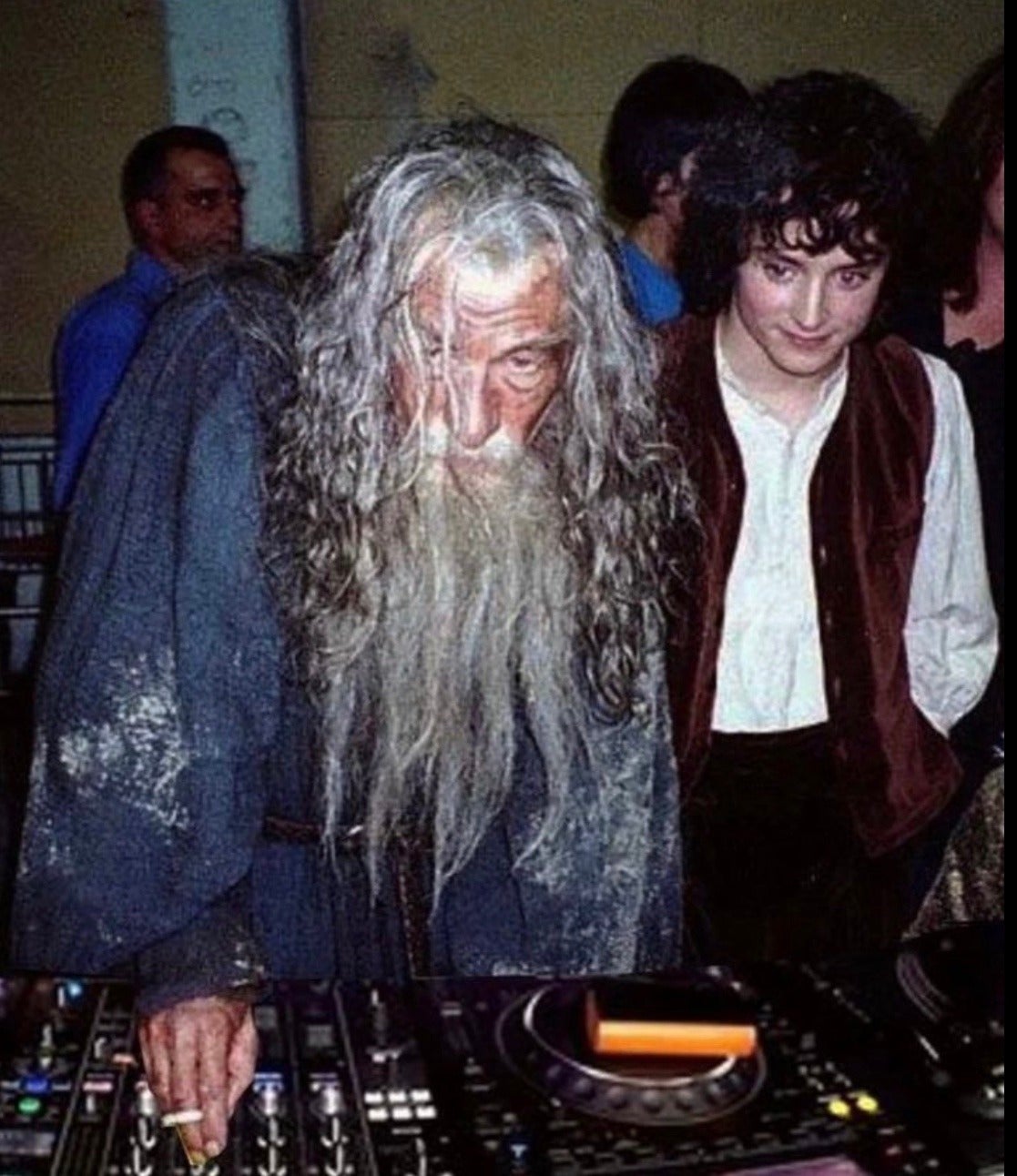 Gandalf and Bilbo makin' magic | MLTSHP