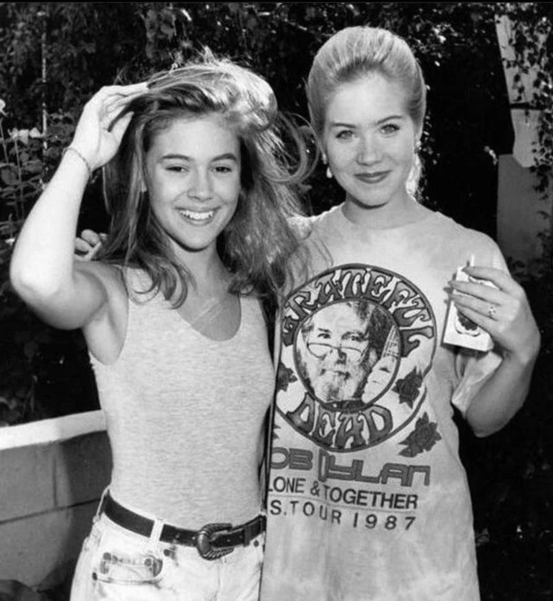 Alyssa Milano and Christina Applegate on the set of “Dance til Dawn” 1988 | MLTSHP