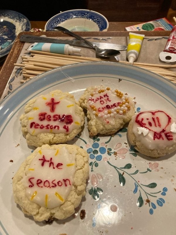 "No YOU don't have any holiday spirit." | MLTSHP