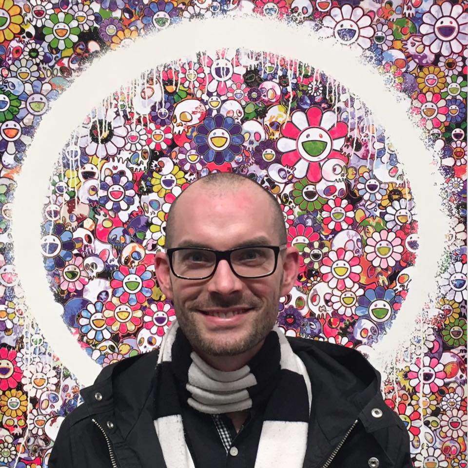 Murakami photobomb | MLTSHP