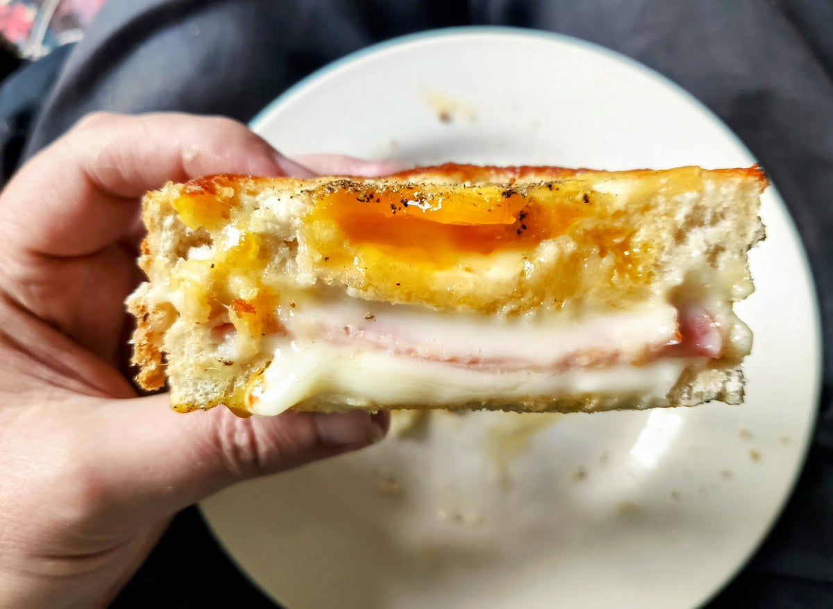 Cheese, ham and egg toastie | MLTSHP