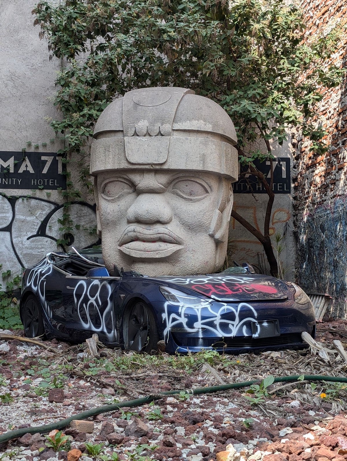 NINE TONNE OLMEC HEAD | MLTSHP