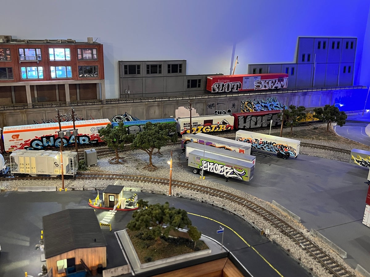 miniature trains and cities to tag | MLTSHP