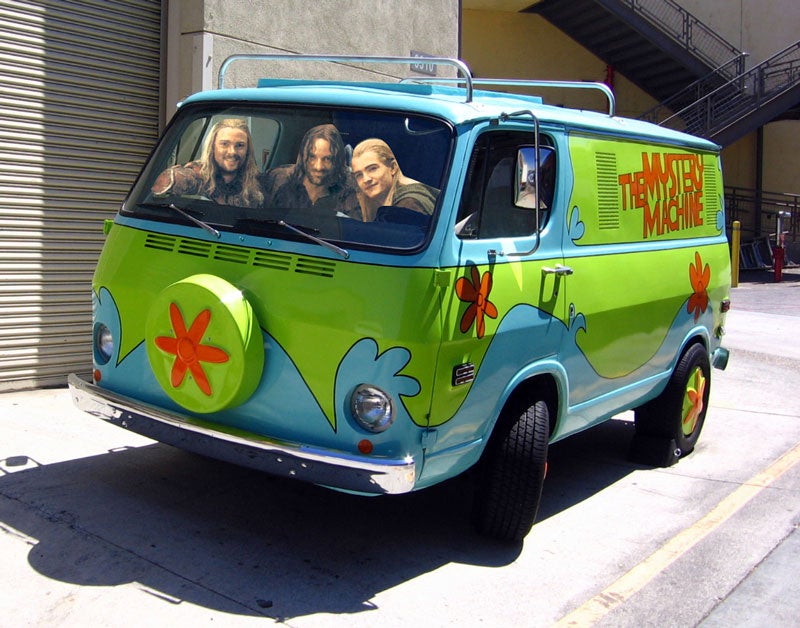 Aragorn and Legolas went now with Éomer in the van. | MLTSHP