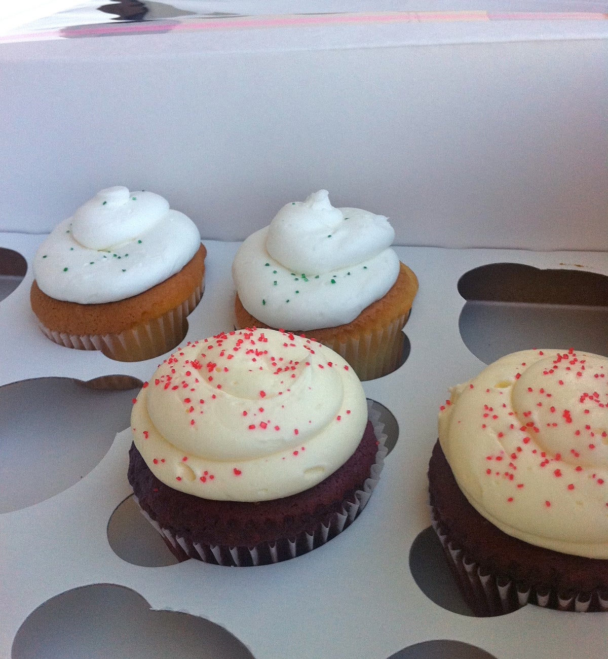 Cupcakes to Welcome the New Girl | MLTSHP